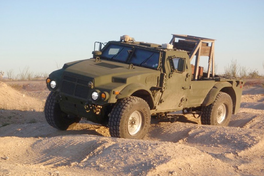 AM General Humvee C-Series: Militär-Jeep für die Straße - AUTO BILD