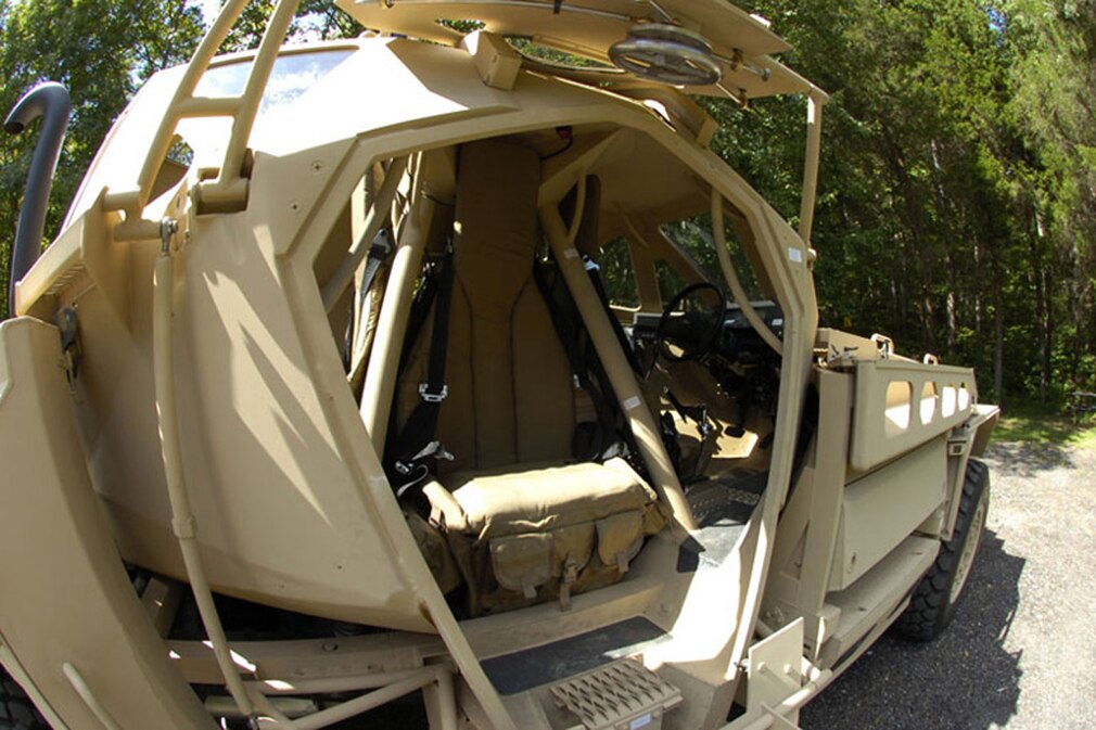 AM General Humvee C-Series: Militär-Jeep für die Straße - AUTO BILD