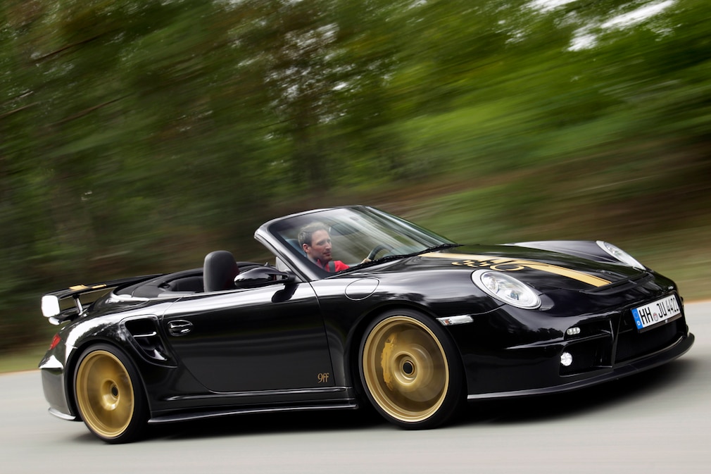 Vergleich: Porsche 9ff GTronic gegen Panzer Leopard 2 - AUTO BILD