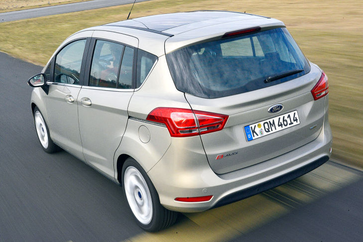 Fünfsitzer im Praxistest: Mann über Bord! - AUTO BILD