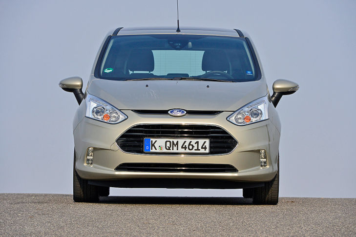 Fünfsitzer im Praxistest: Mann über Bord! - AUTO BILD