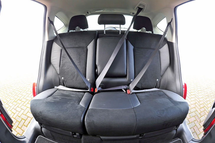 Fünfsitzer im Praxistest: Mann über Bord! - AUTO BILD