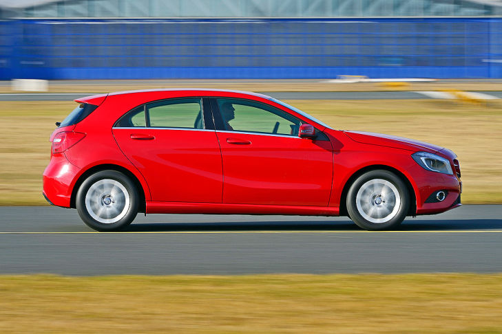 Fünfsitzer im Praxistest: Mann über Bord! - AUTO BILD