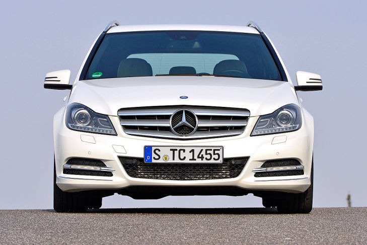 Fünfsitzer im Praxistest: Mann über Bord! - AUTO BILD