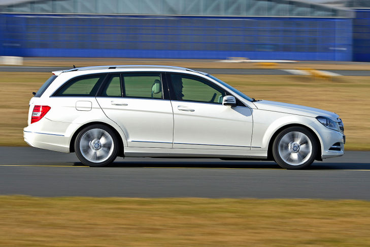 Fünfsitzer im Praxistest: Mann über Bord! - AUTO BILD