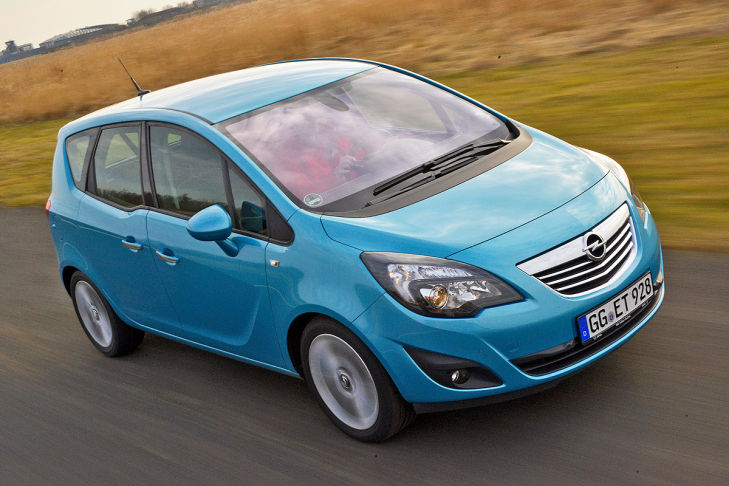 Fünfsitzer im Praxistest: Mann über Bord! - AUTO BILD