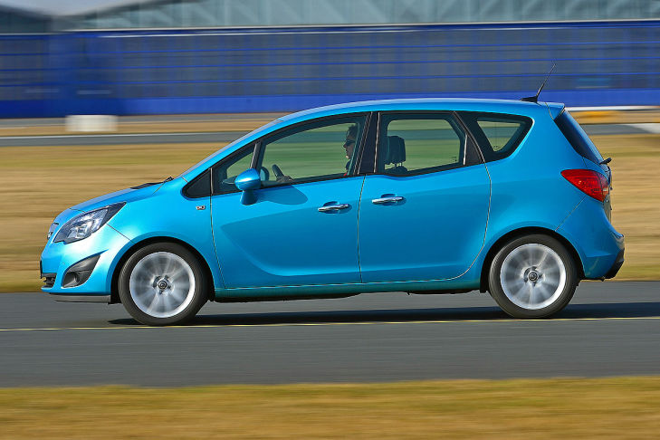 Fünfsitzer im Praxistest: Mann über Bord! - AUTO BILD