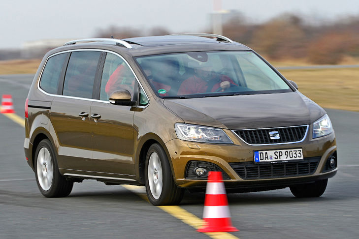 Fünfsitzer im Praxistest: Mann über Bord! - AUTO BILD