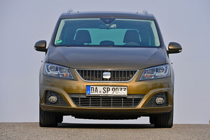 Fünfsitzer im Praxistest: Mann über Bord! - AUTO BILD