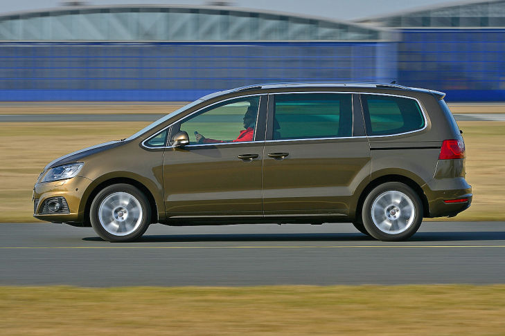 Fünfsitzer im Praxistest: Mann über Bord! - AUTO BILD