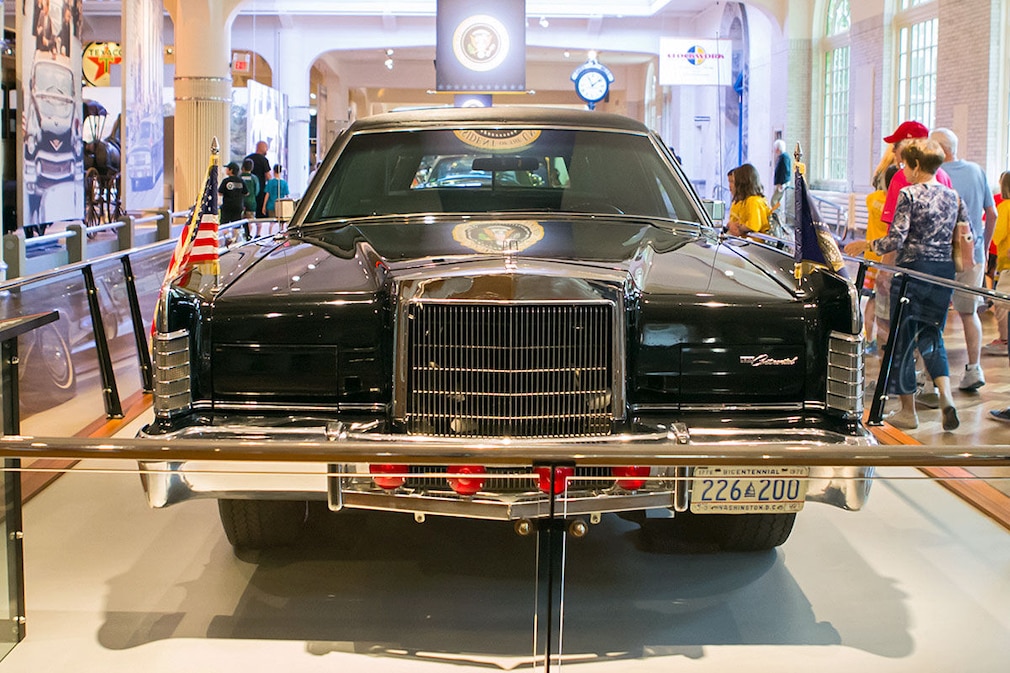 ZIL President: Design-Entwurf für Vladimir Putins Staatskarosse - AUTO BILD