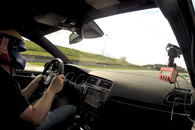 Video: Onboard VW Golf GTI Performance - autobild.de
