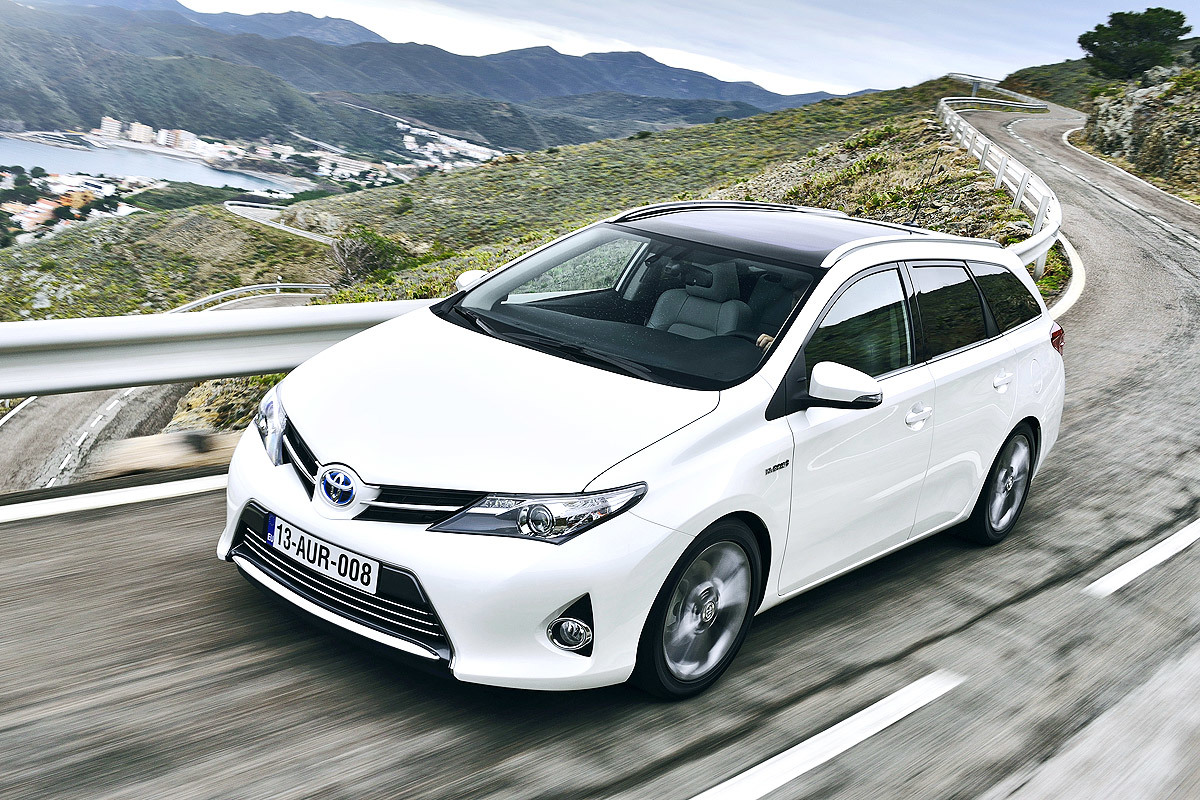 Toyota auris estate store