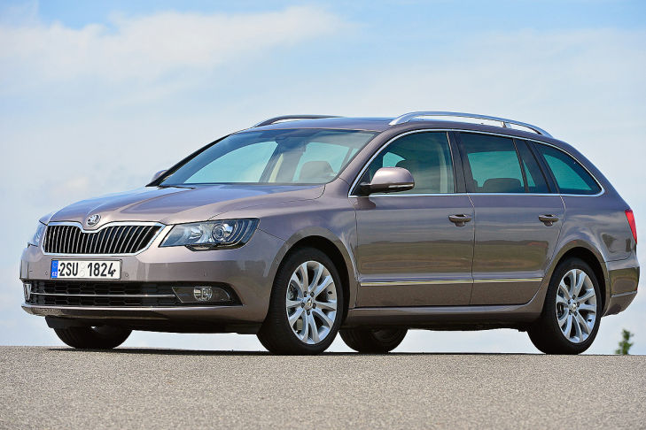 Oberklasse-Kombis im Vergleich: Ist der Superb premium? - AUTO BILD