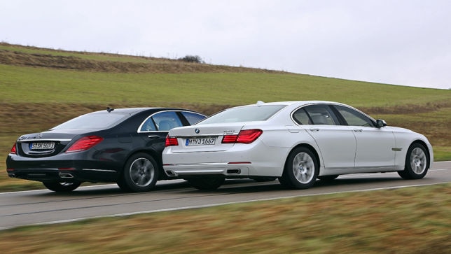Video: BMW 750i vs. Mercedes S 500 - AUTO BILD