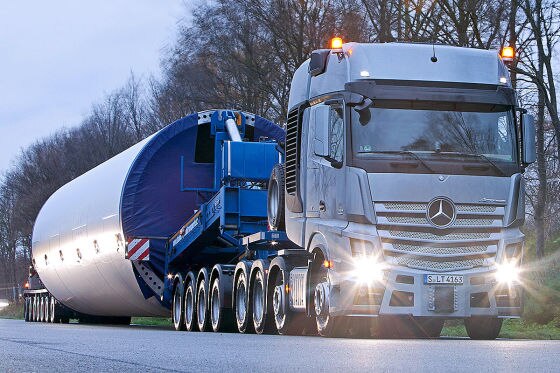 Schwerlast-Zugmaschine Mercedes Actros/Arocs SLT - AUTO BILD