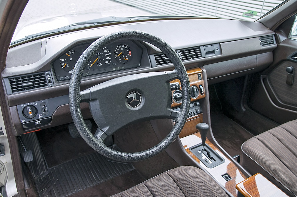 Kaufberatung: Mercedes 260 E W 124 - AUTO BILD KLASSIK