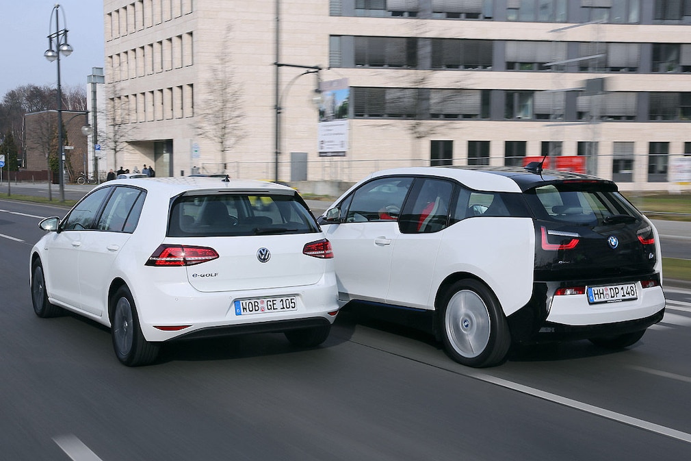 Schlicht gegen Avantgarde: VW E-Golf trifft BMW i3 - AUTO BILD