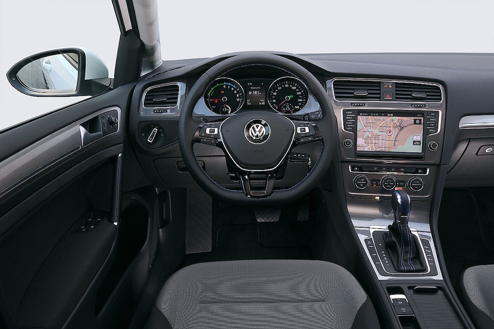 Schlicht gegen Avantgarde: VW E-Golf trifft BMW i3 - AUTO BILD