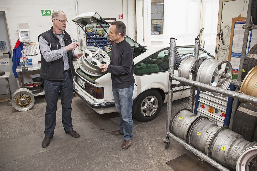 Alufelgen reparieren: Diese Felgen laufen wieder rund. - AUTO BILD