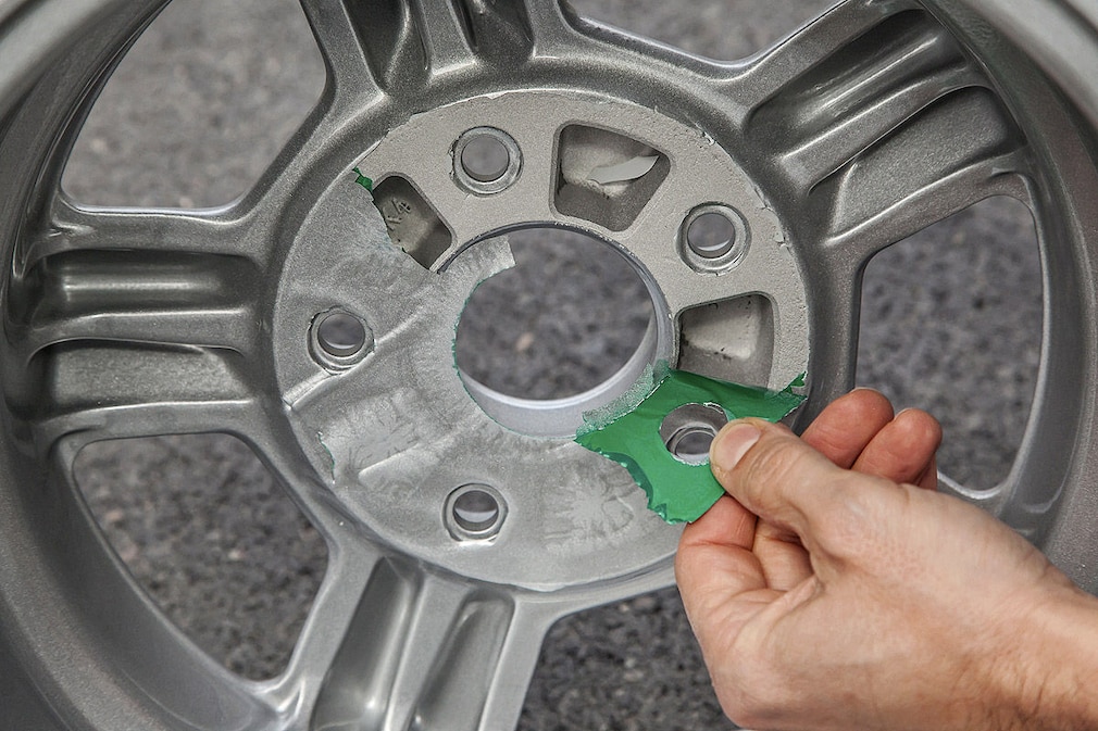 Alufelgen reparieren: Diese Felgen laufen wieder rund. - AUTO BILD