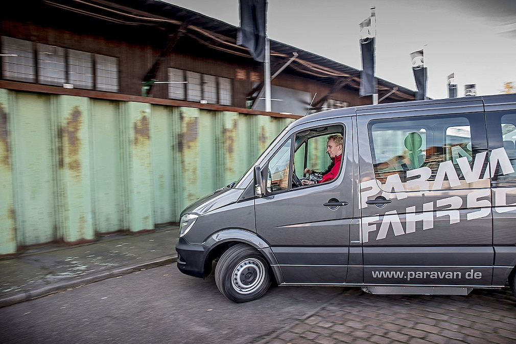 Mercedes Sprinter mit Paravan-Umbau: Fahrbericht - AUTO BILD