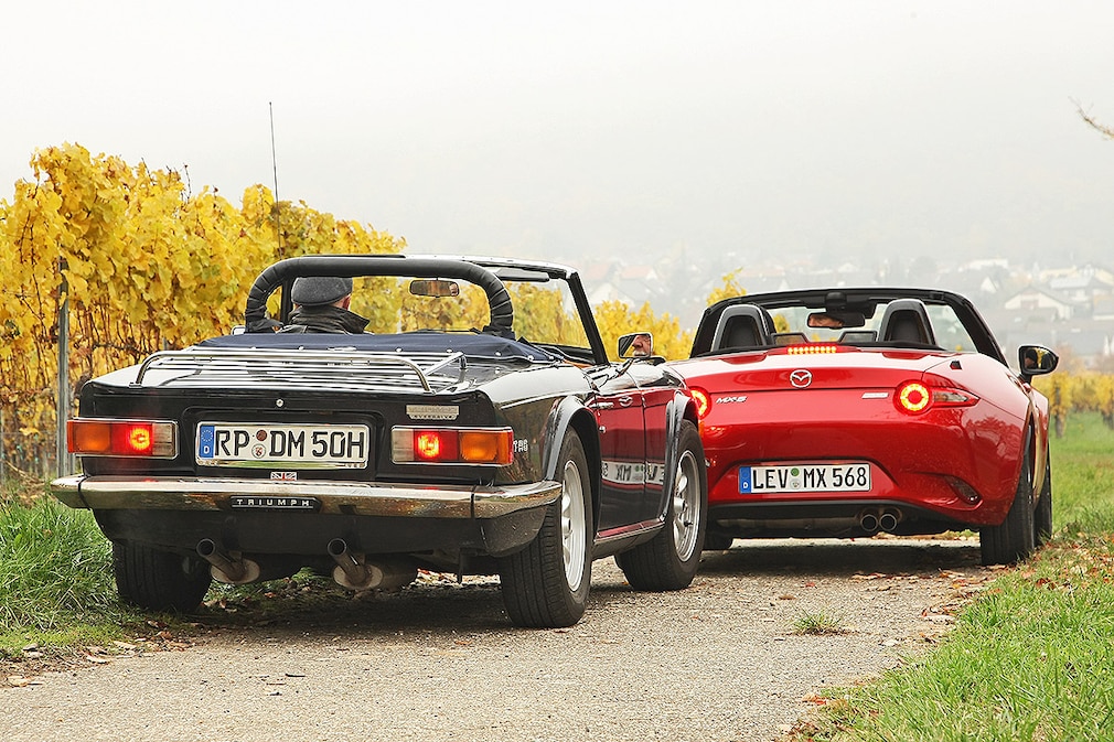 Roadster-Vergnügen: Mazda MX-5 trifft Triumph TR6 - AUTO BILD