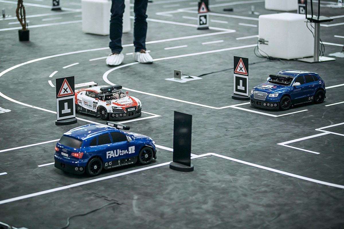 Audi Autonomous Driving Cup: Autonomes Fahren im Miniaturformat - AUTO BILD