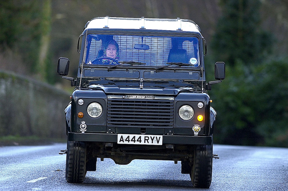Queen Elizabeth II:: Fünf unglaubliche Auto-Fakten - AUTO BILD