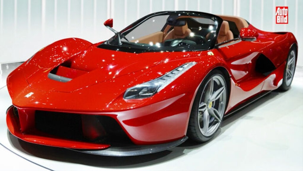 Video: Ferrari LaFerrari Spider (2016) - AUTO BILD