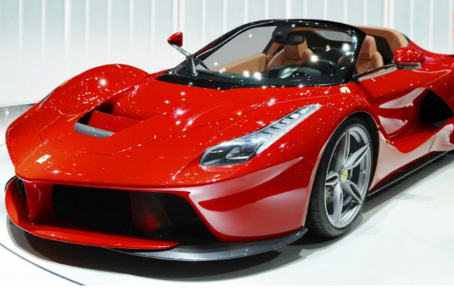 Video: Ferrari LaFerrari Spider (2016) - autobild.de