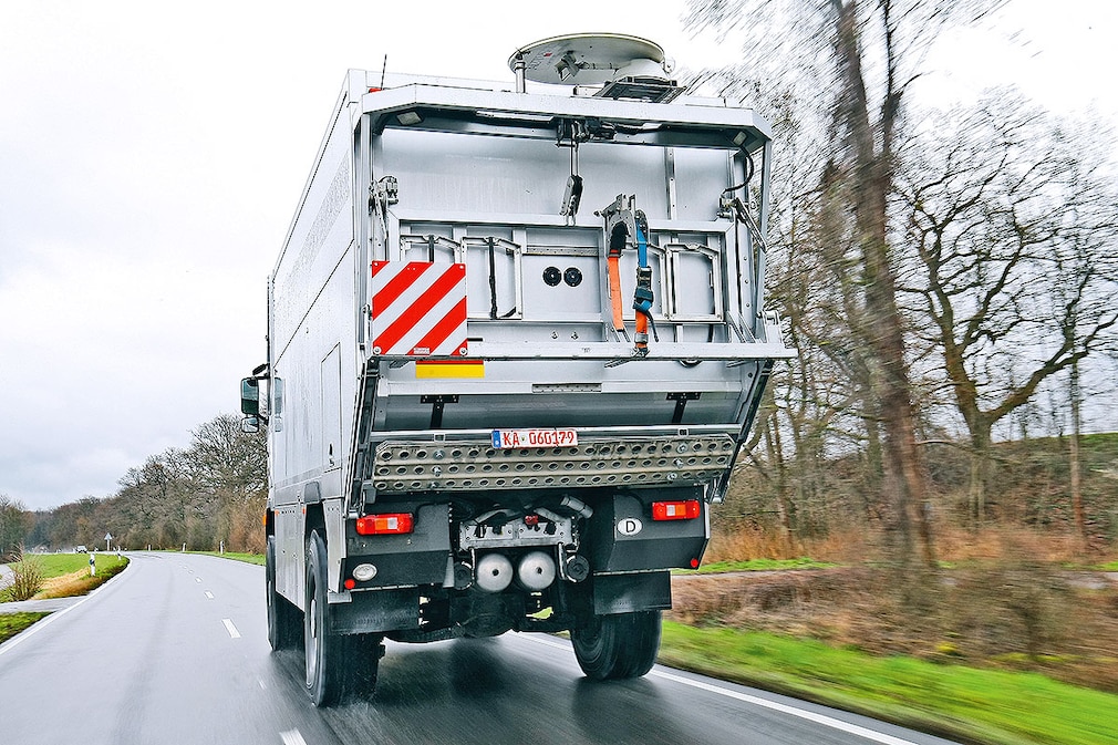 Unicat Volvo FH12 4x4 Expeditionsmobil: Vorstellung - AUTO BILD