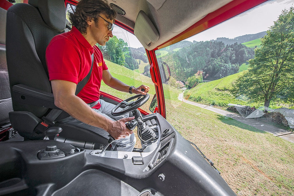 Bergfex im Einsatz: unterwegs mit dem Aebi VT 450 Vario - AUTO BILD