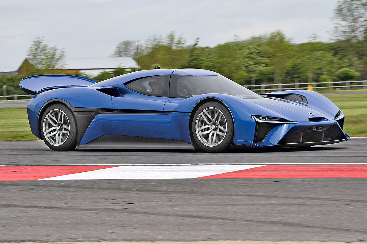 Nio sports car store