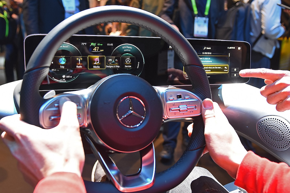 Neues Mercedes MBUX Infotainmentsystem (2018): Test - AUTO BILD