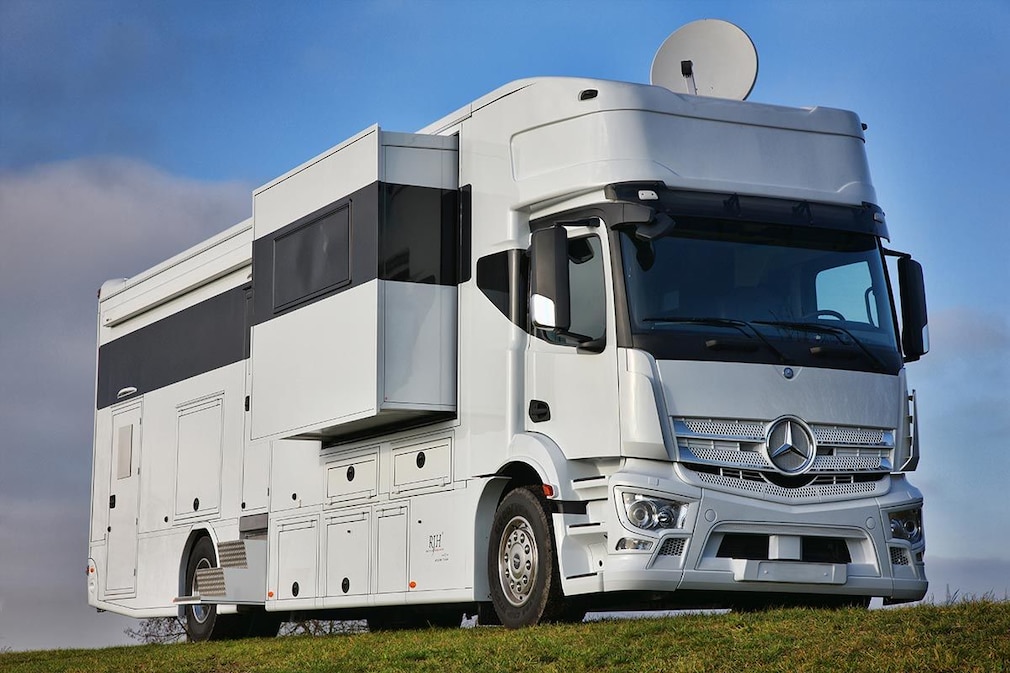 Luxus-Wohnmobile auf der CMT 2019 - AUTO BILD