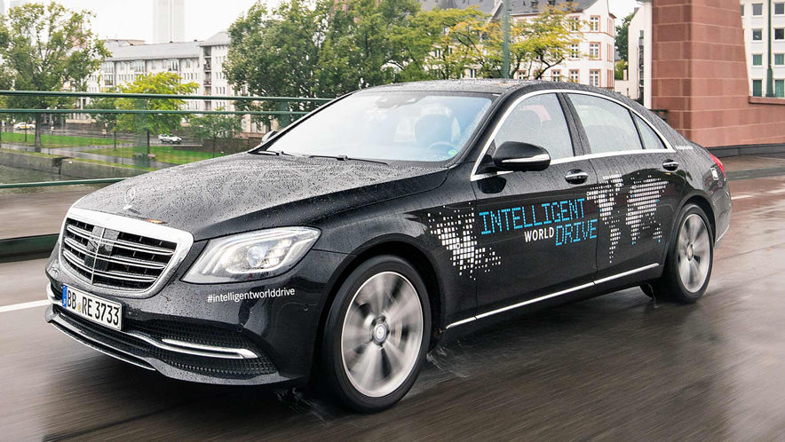 Video: Mercedes-Benz Intelligent World Drive (2018) - AUTO BILD