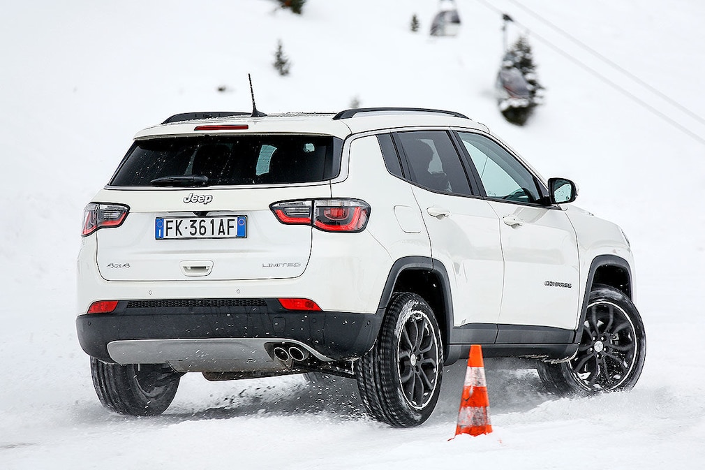 Allrad: Neue SUVs im Wintertest - AUTO BILD