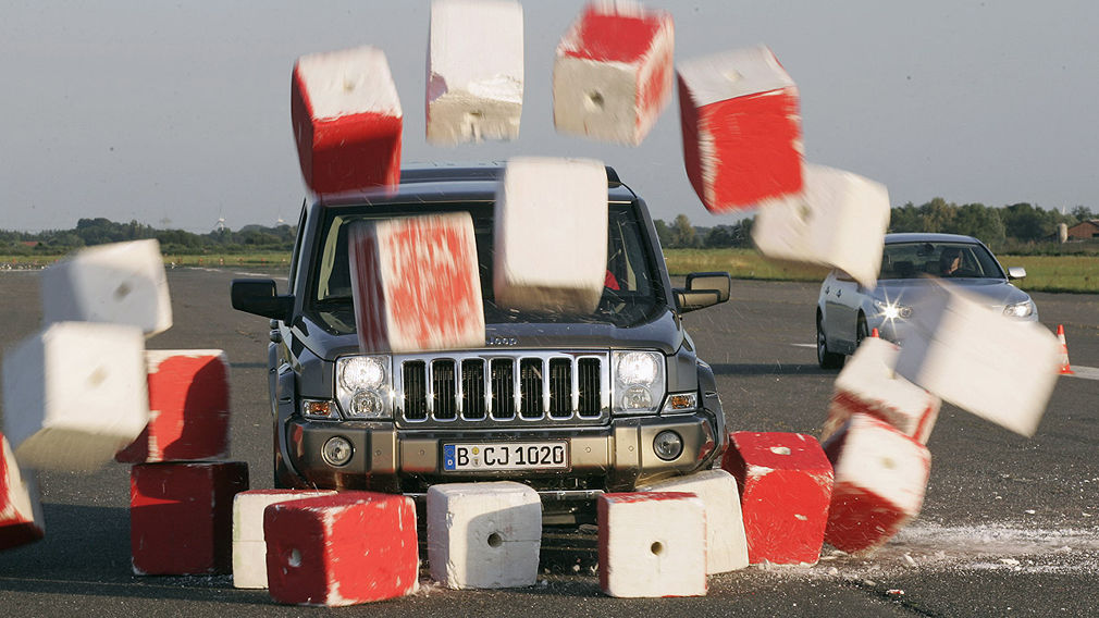 Bremsweg-Formel: So geht die Berechnung! - AUTO BILD