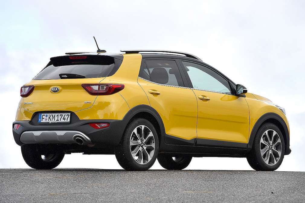 Kleine SUVs im Test: der VW T-Roc stellt sich der Konkurrenz - AUTO BILD