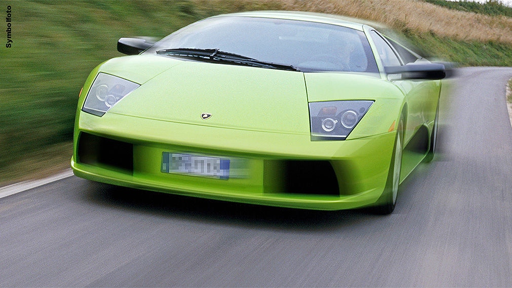 Supercar-Crash in den Alpen: Lambo-Poser landet auf dem Dach - AUTO BILD