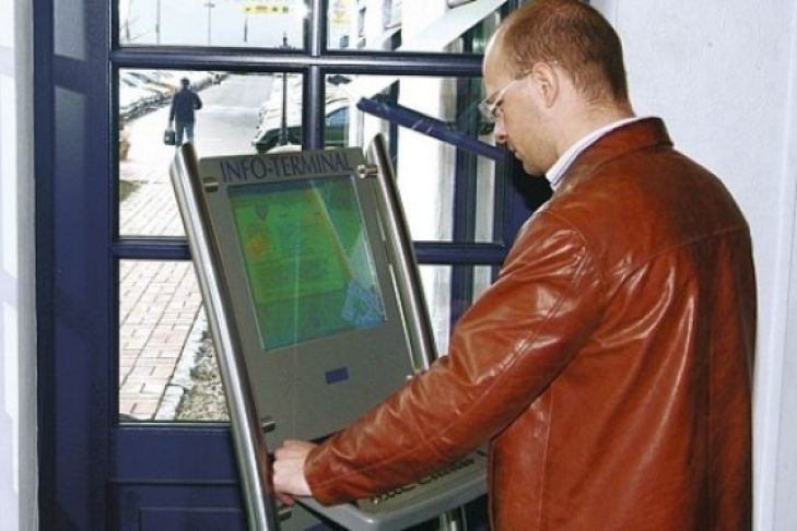 "Dat Autohus" an der A1 - AUTO BILD