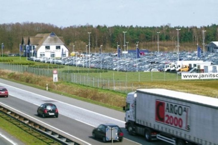 "Dat Autohus" an der A1 - AUTO BILD