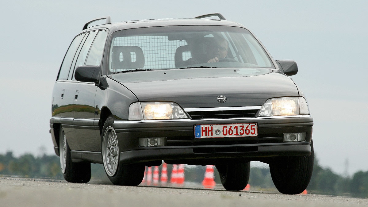Opel Omega A Caravan: Klassiker des Tages - AUTO BILD KLASSIK