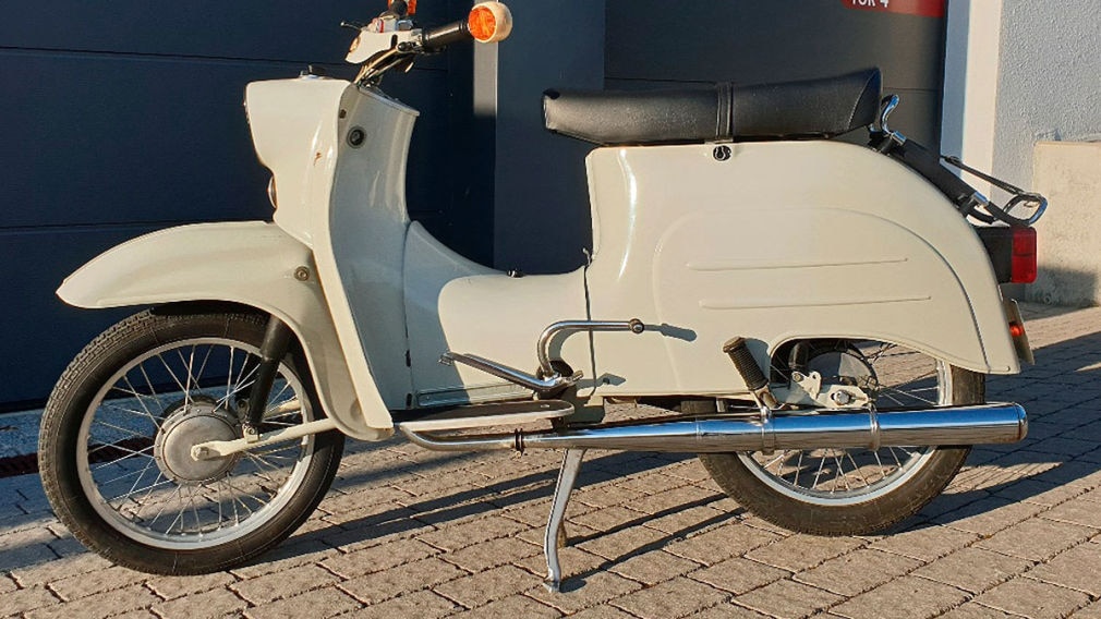 Simson Schwalbe: Diese Schwalbe ist erst 328 km gelaufen! - AUTO BILD