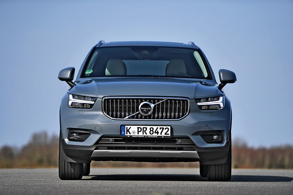 Zwei Kompakt-SUVs im Test: Mercedes GLA gegen Volvo XC40 - AUTO BILD