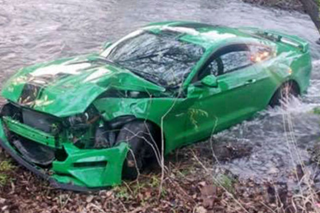 Auto-Unfälle (2020): Crashes - Cadillac XTS - Ford Mustang - VW Passat ...