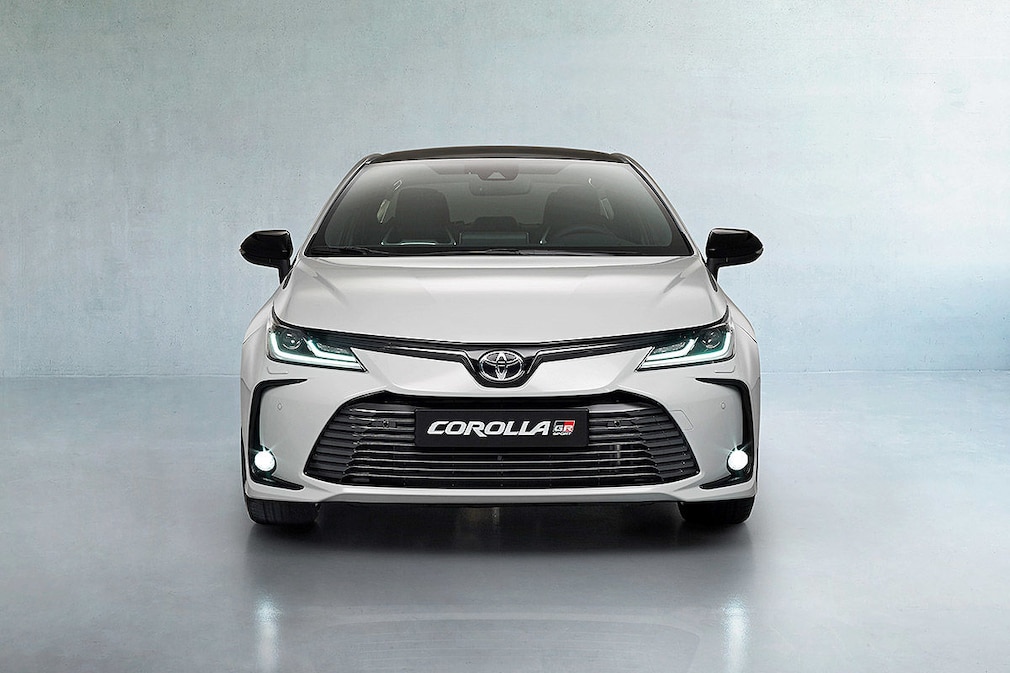 Toyota gönnt der Corolla-Limousine eine Prise Sport - AUTO BILD