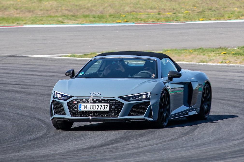 Audi R8, BMW M8, Mercedes-AMG GT R: Sportcabrios im Test - AUTO BILD
