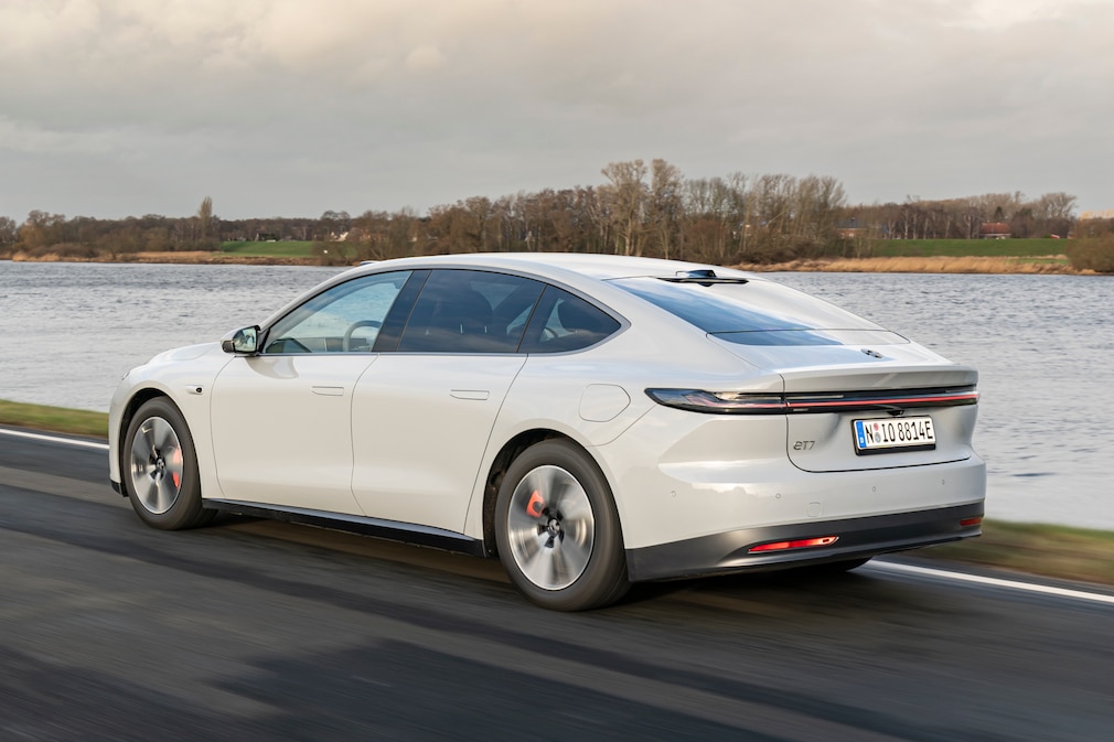 Nio-Serie: 150-kWh-Akku bringt das E-Auto ET7 1000 Kilometer weit - AUTO BILD